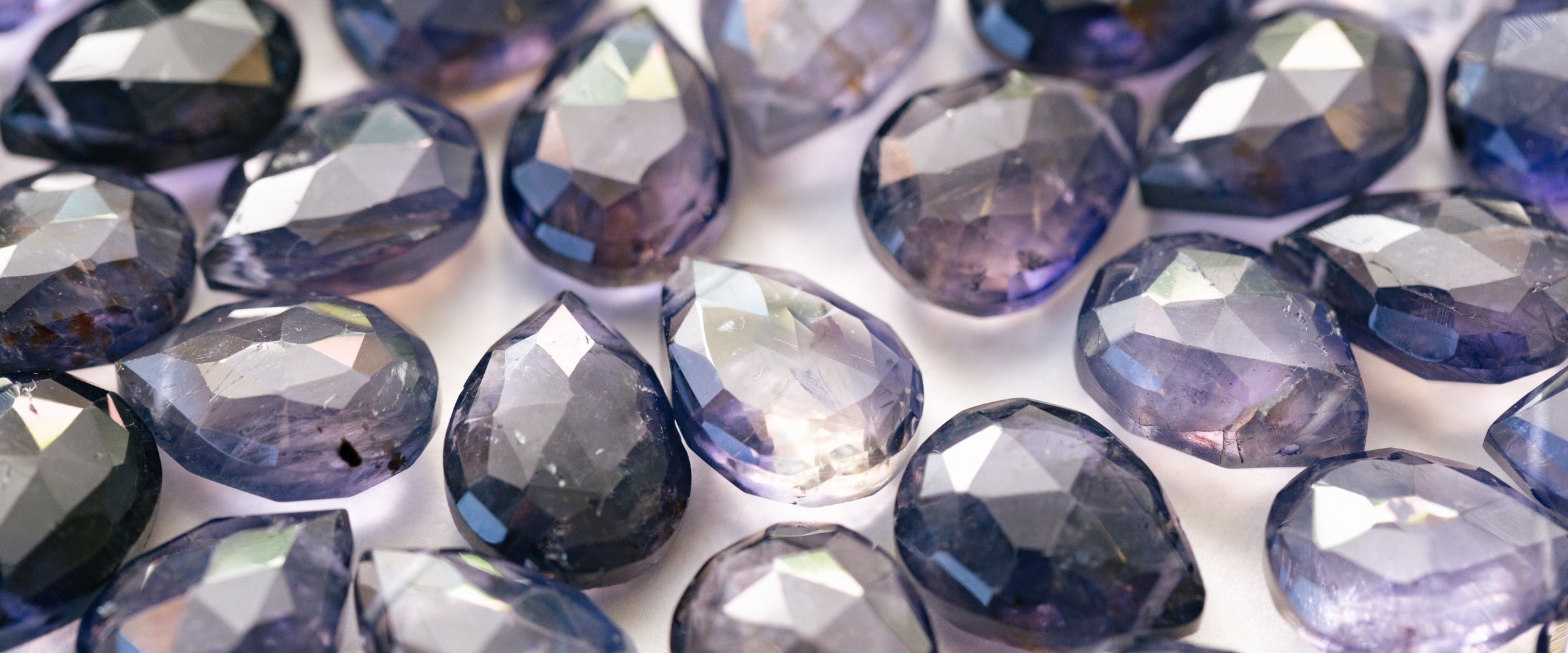 Healing Properties of Iolite: The Vision Stone – SoulKu
