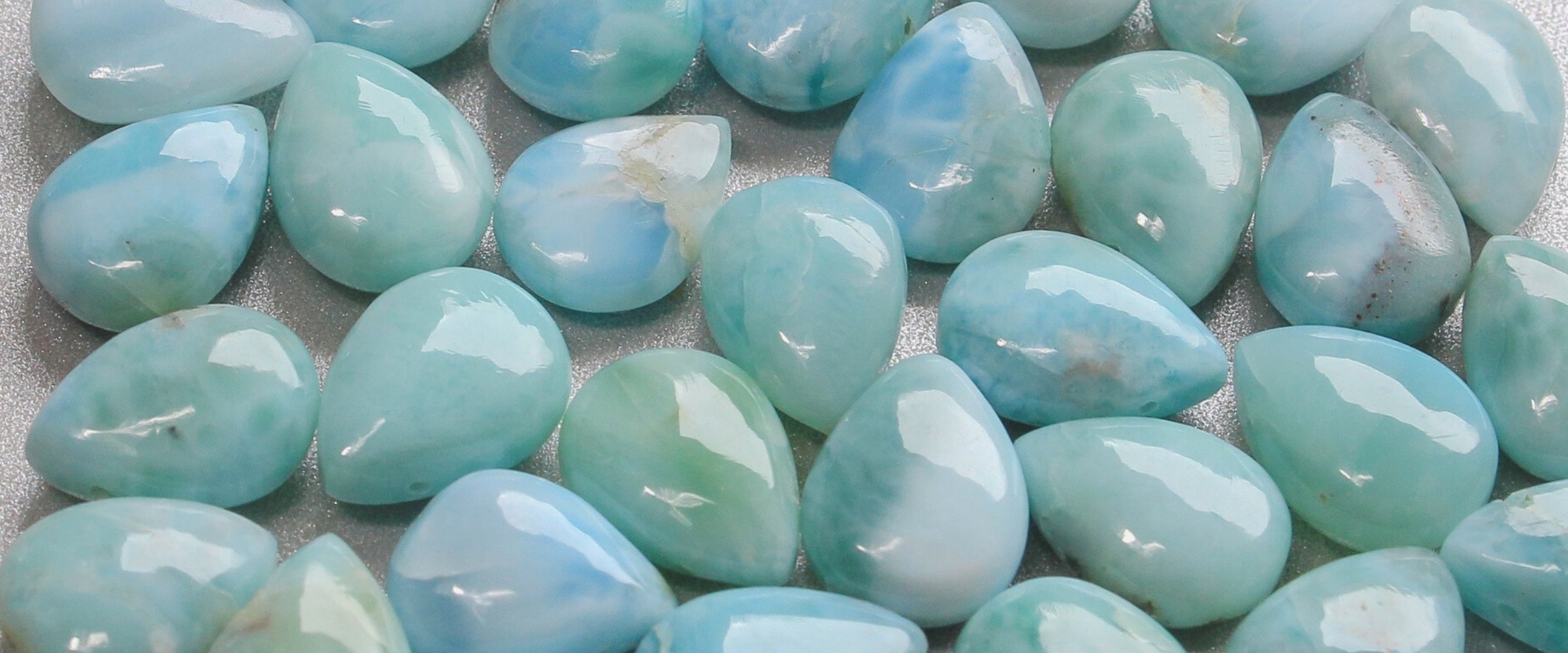 Healing Properties of Larimar: A Soothing Stone – SoulKu